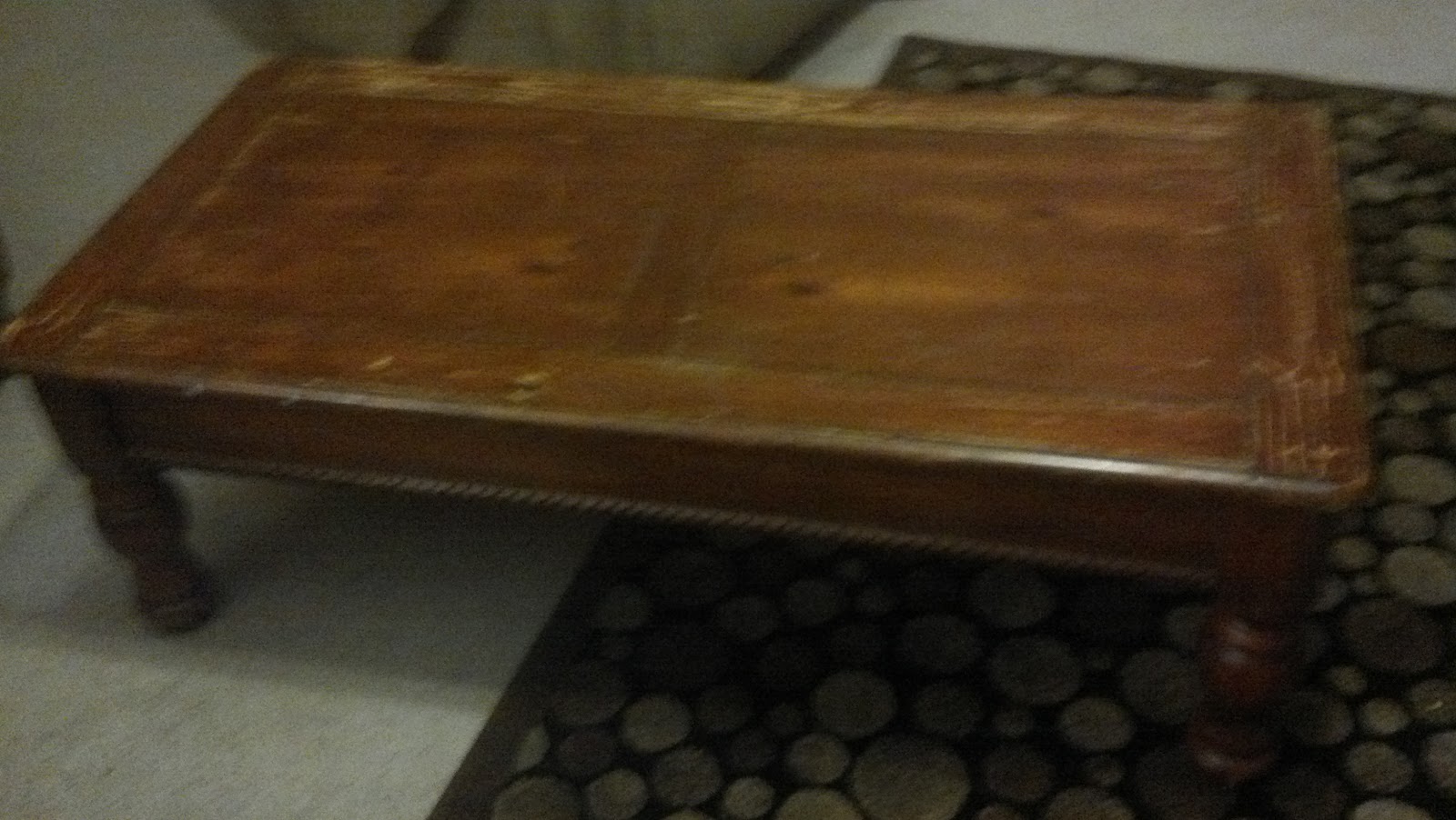 TURNING IDEAS INTO LOVELY CREATIONS: HOW TO GIVE A NEW LOOK TO AN OLD TABLE