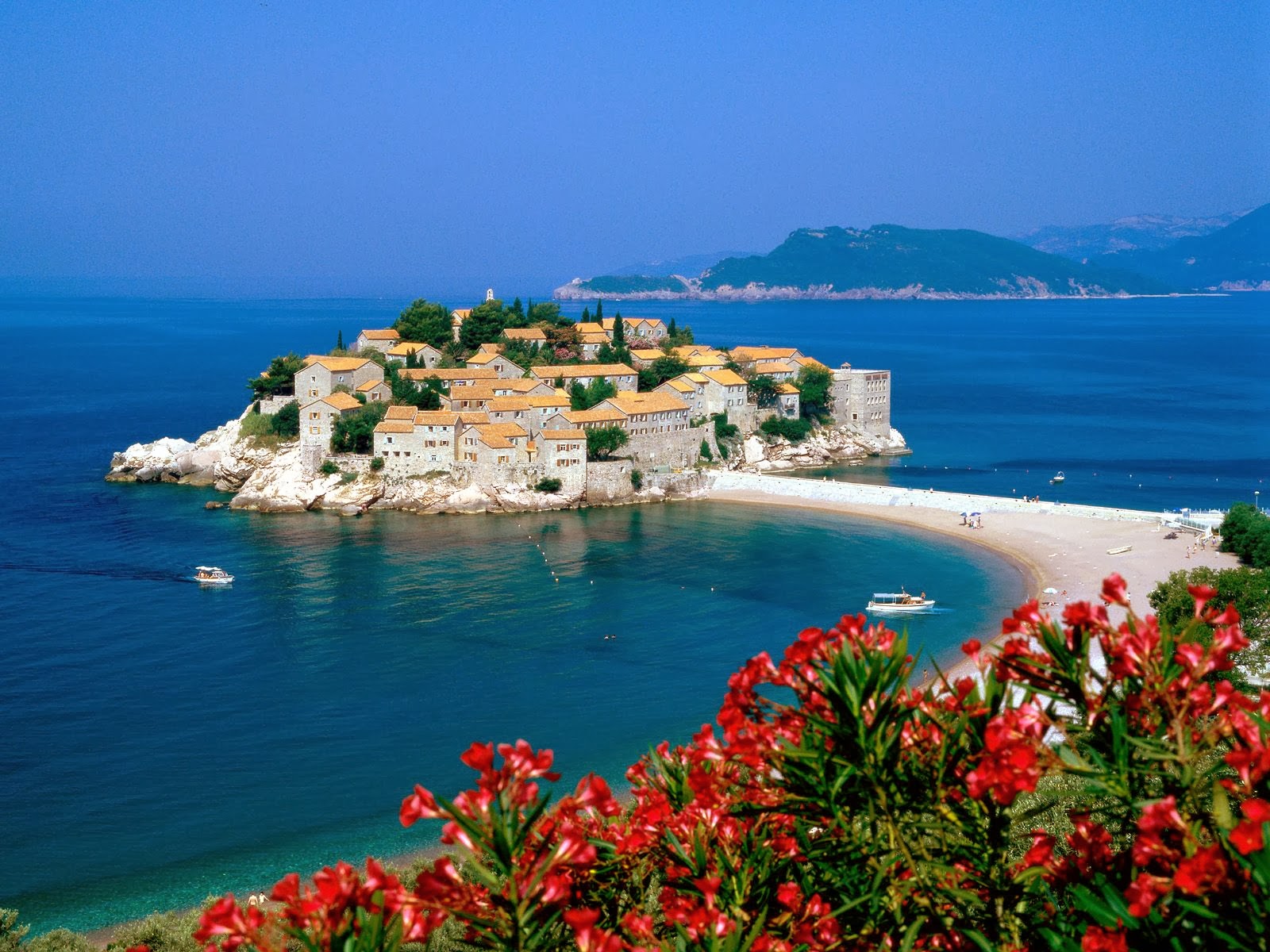Passion For Luxury : Montenegro the new beauty of the Balkans