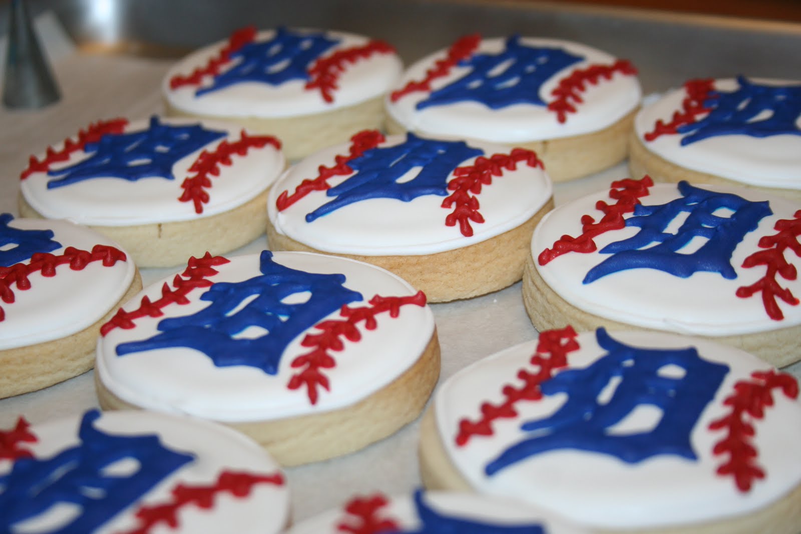 CAKES AND MORE: Detroit Tigers and Rock Band Guitar