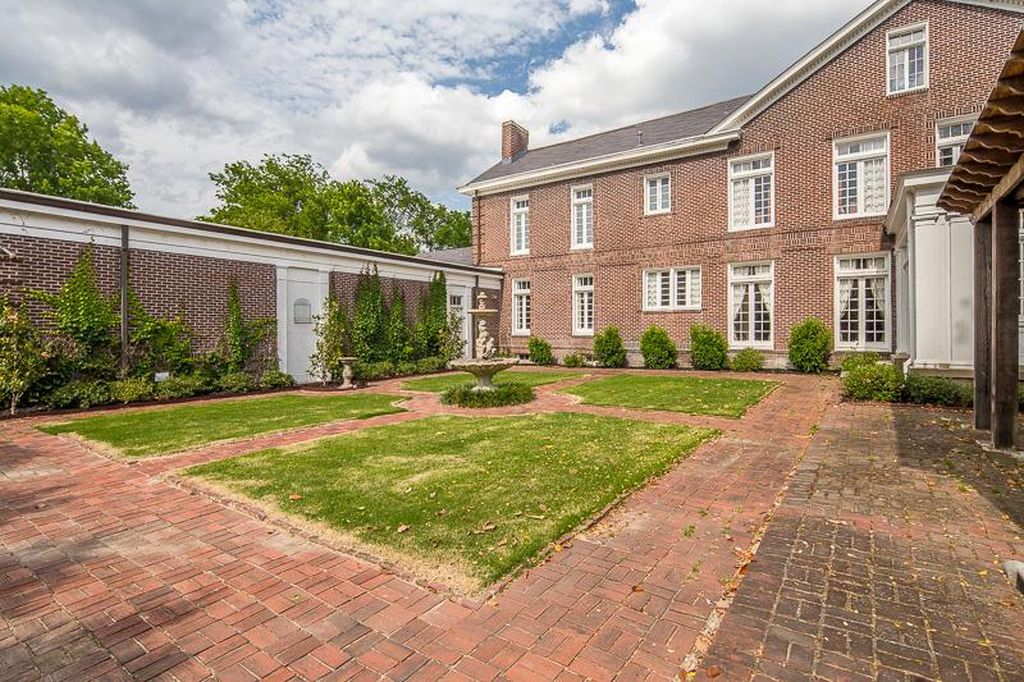Sweet House Dreams: Clanlo Hall, 1853 Brick Colonial in Memphis, Tennessee