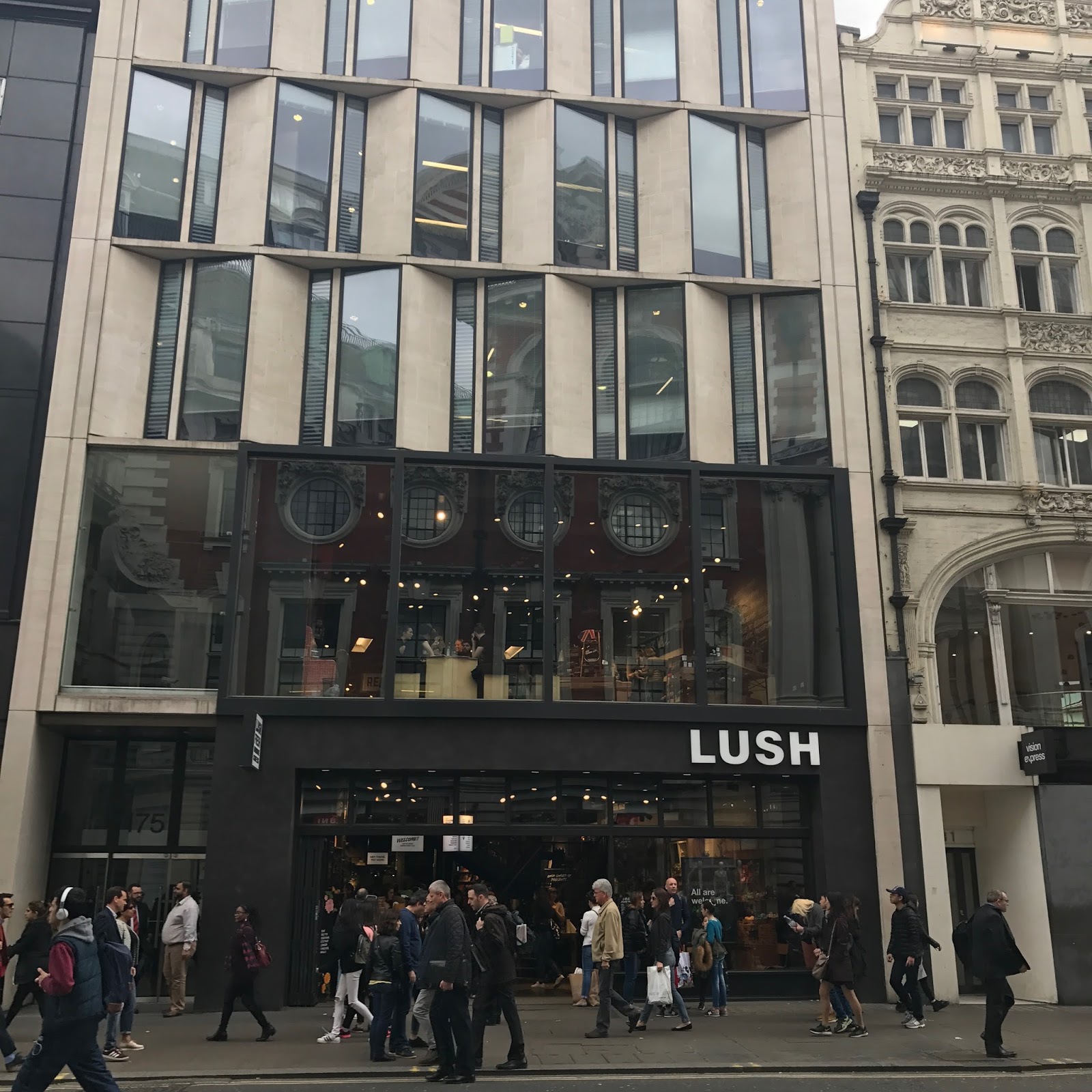 Lush London .. Store & Spa | almaha blog