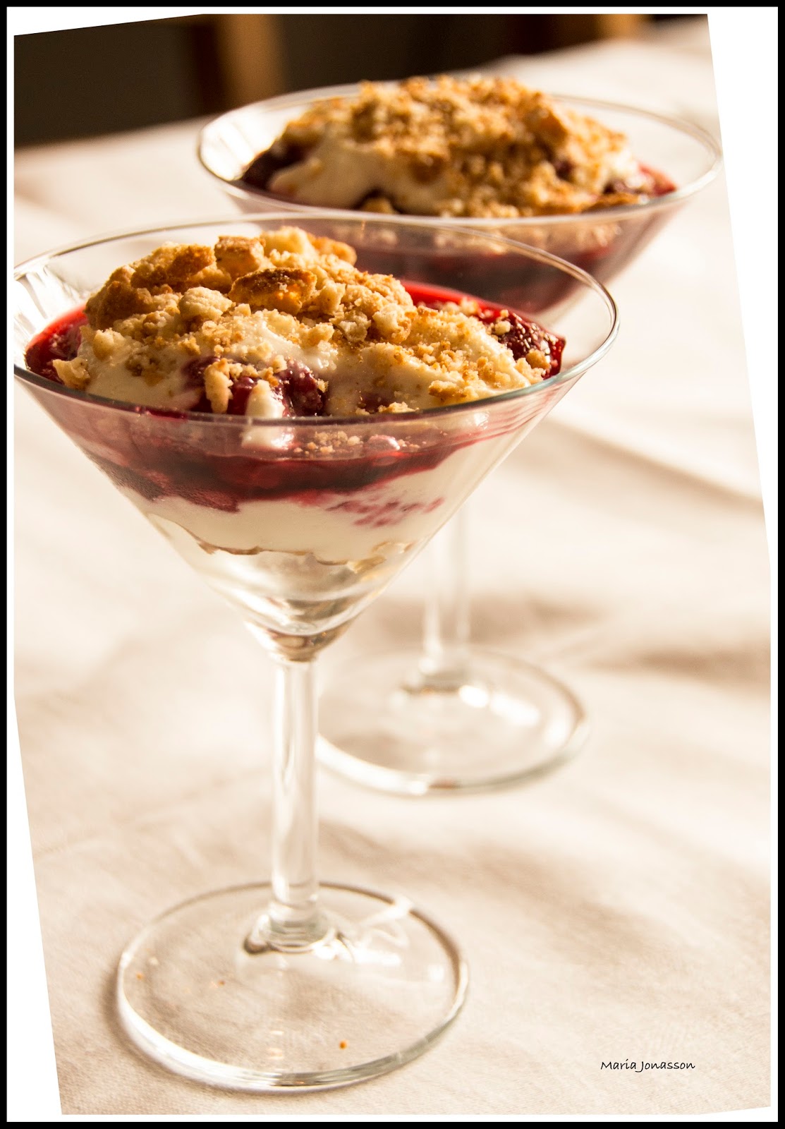 Mina recept: Mascarpone dessert med hallon och mandelbiskvier