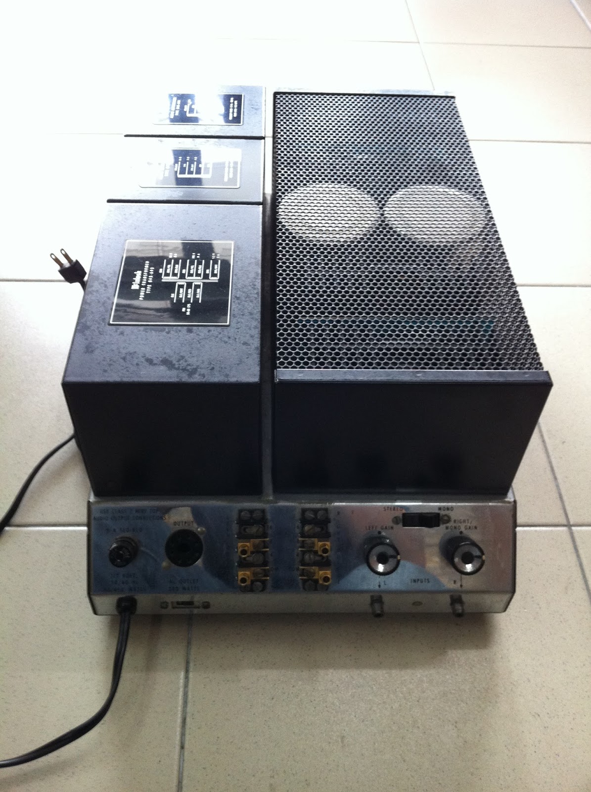 Maxx Audio Visual: McIntosh C30 preamp + 2100 power amp (sold)