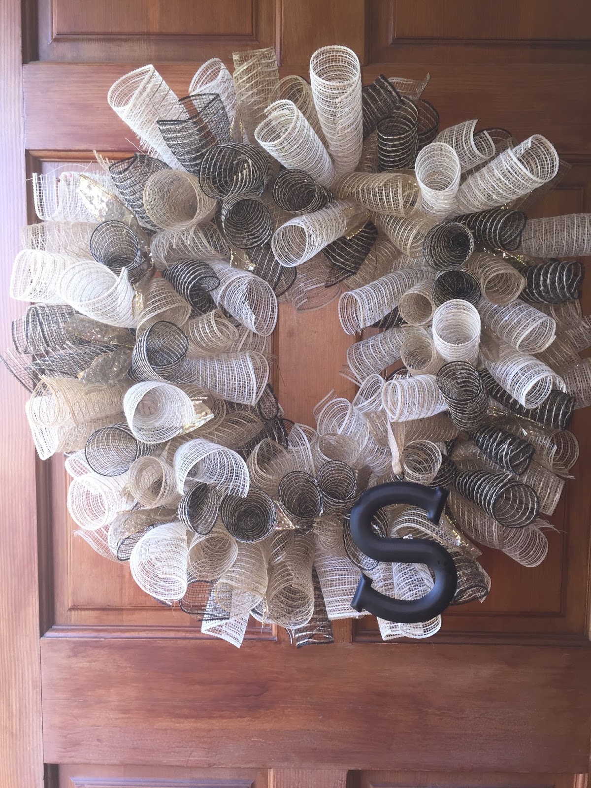 Crafts : DIY : Curly Deco Mesh Wreath