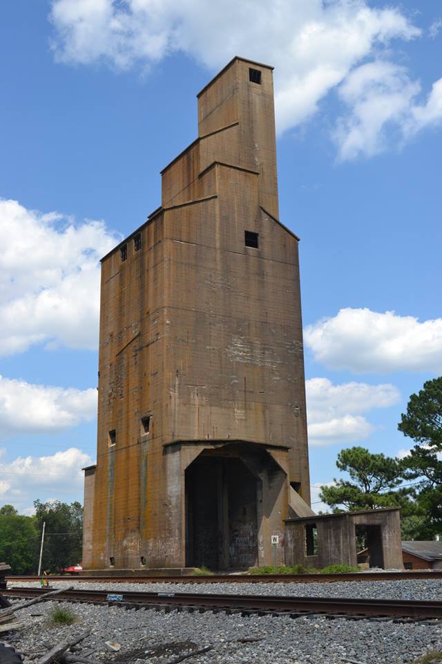 Towns and Nature: Lambert, MS: ?/IC/Y&MV Coaling Tower