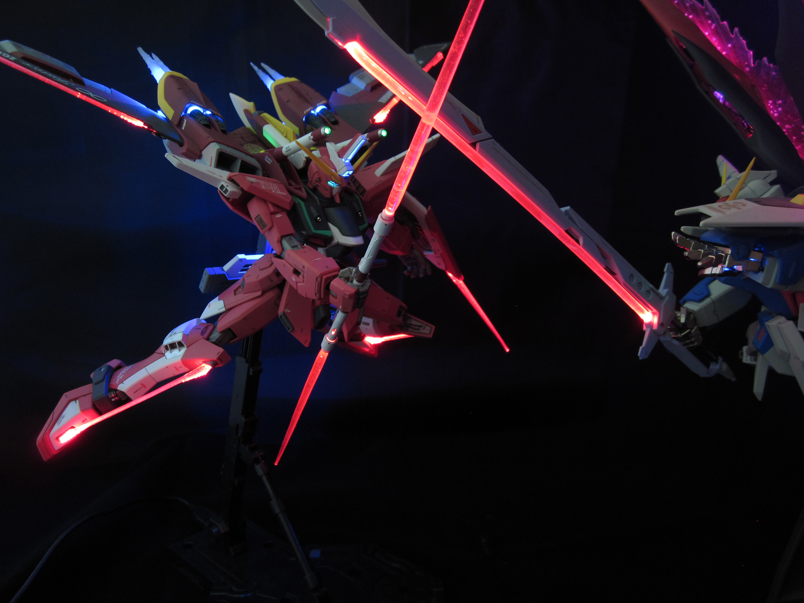 Hobbies Gundam: MG 1/100 Infinite Justice Gundam w/ LED Customized Build