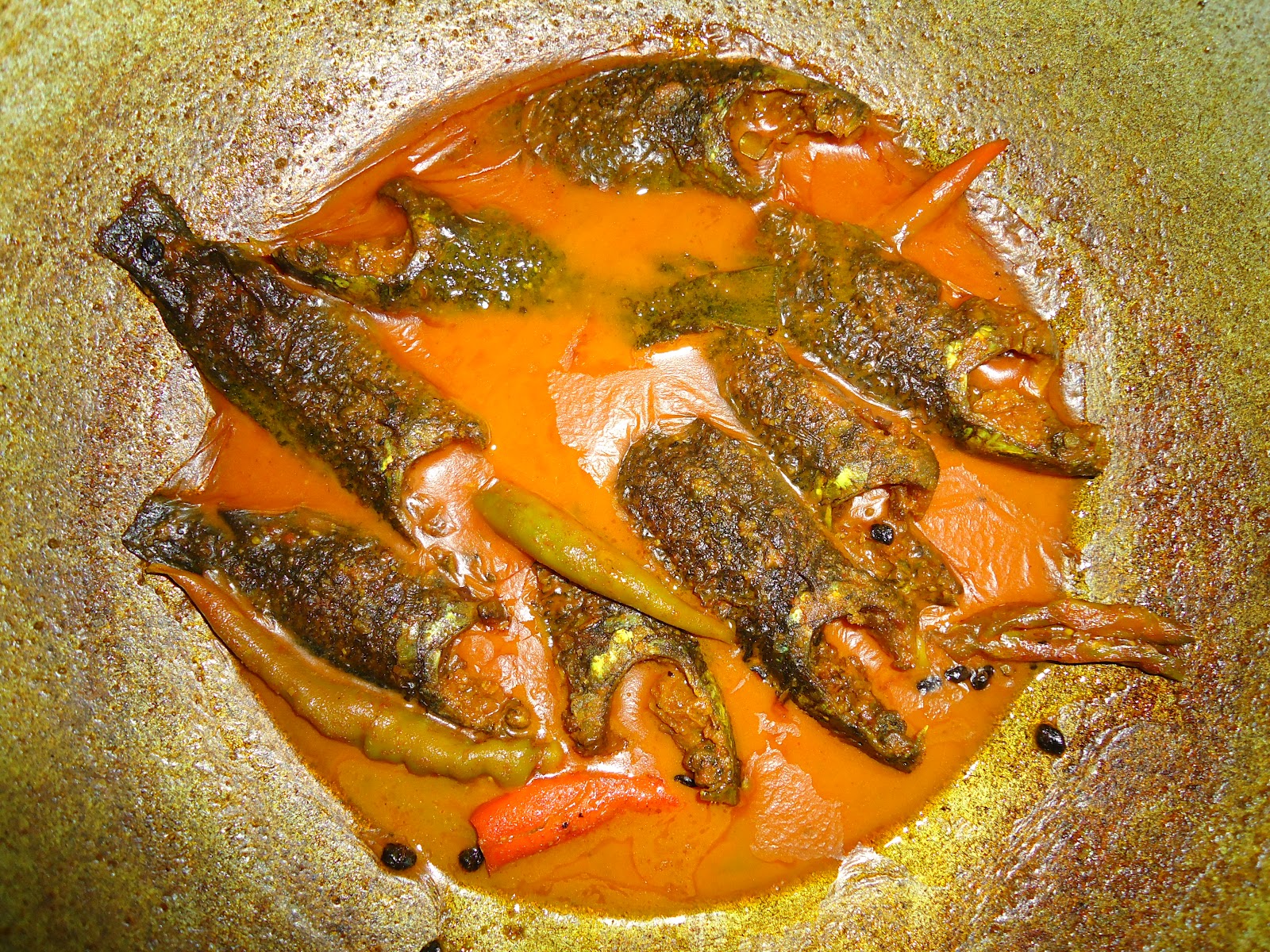 Culinary Delights: Koi Maacher Jhol (Climbing Perch Fish Curry)
