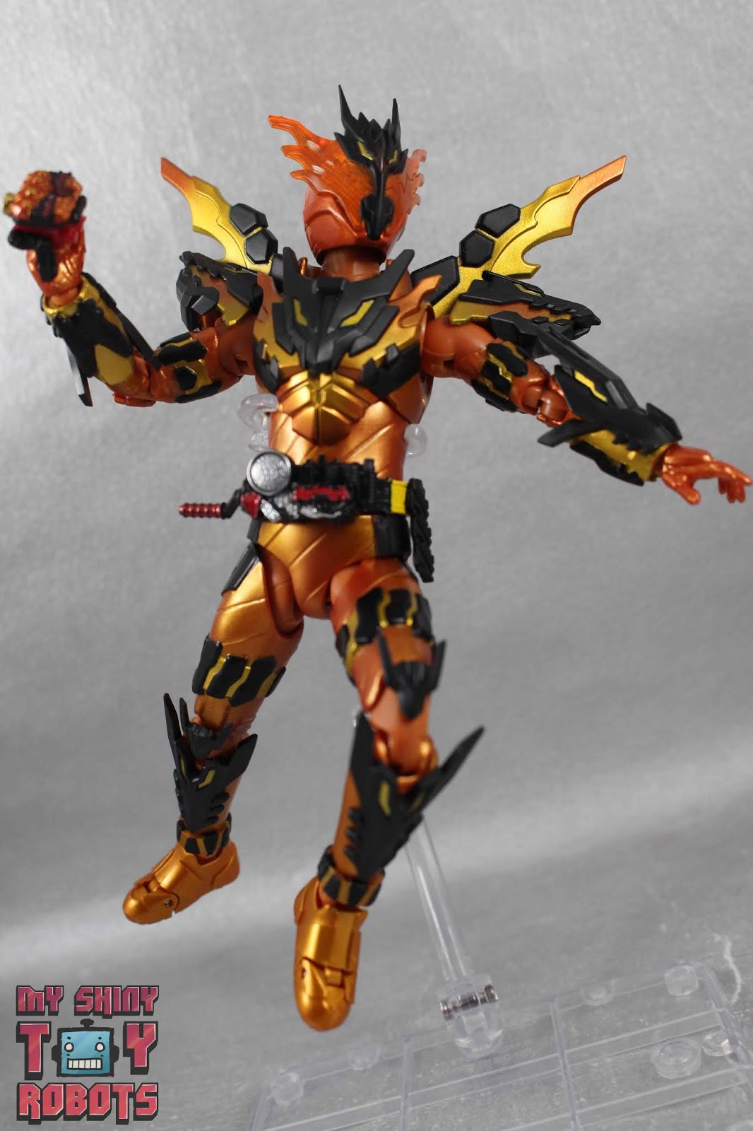 My Shiny Toy Robots: Toybox REVIEW: S.H. Figuarts Kamen Rider Cross-Z Magma