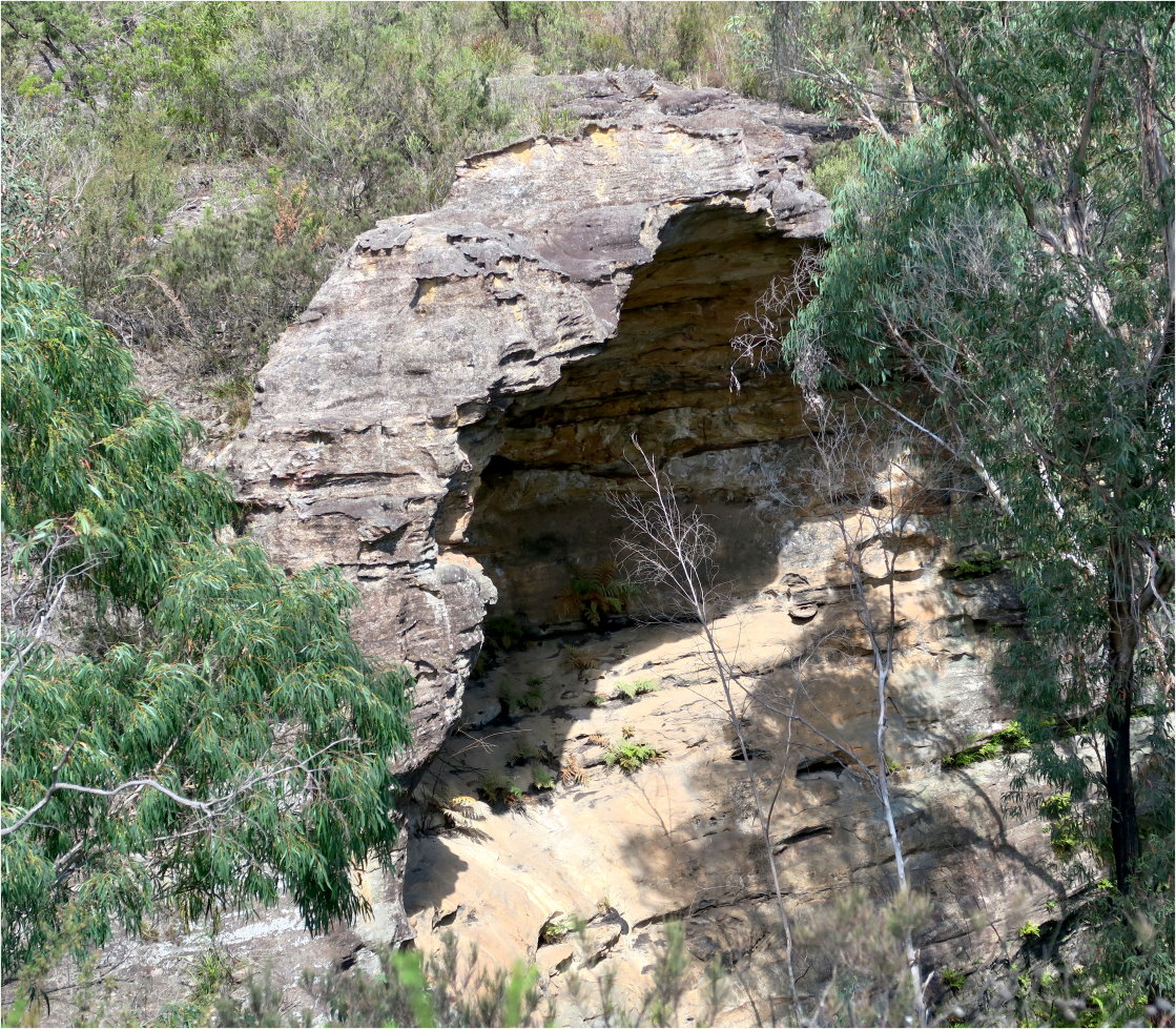 Mountains: Dargan Arch and Friday Canyon, Blue Mts, NSW, Australia