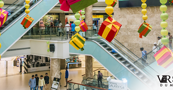 Why are shopping malls the best shopping places in Surat?