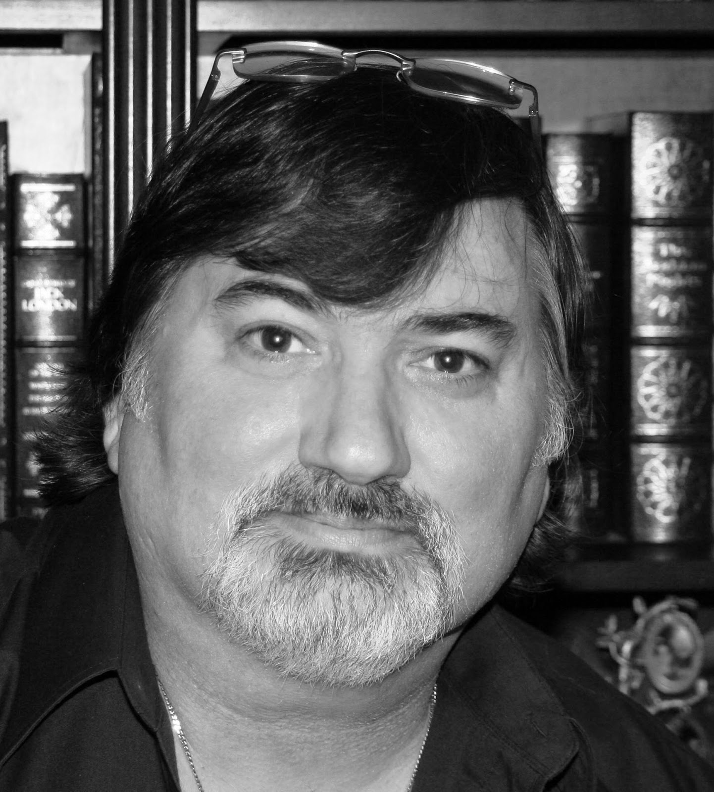 The Reading Frenzy: #GIVEAWAY Showcase The Consultant by Tj O'Connor a ...