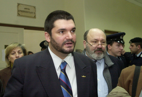 ΕΧΕΙ ΜΕΓΑΛΗ ΠΛΑΚΑ... ΟΤΑΝ Ο ΦΑΗΛΟΣ ΚΡΑΝΙΔΙΩΤΗΣ ΞΕΒΡΑΚΩΝΕΙ ΤΑ ΟΡΦΑΝΑ ΤΟΥ ...