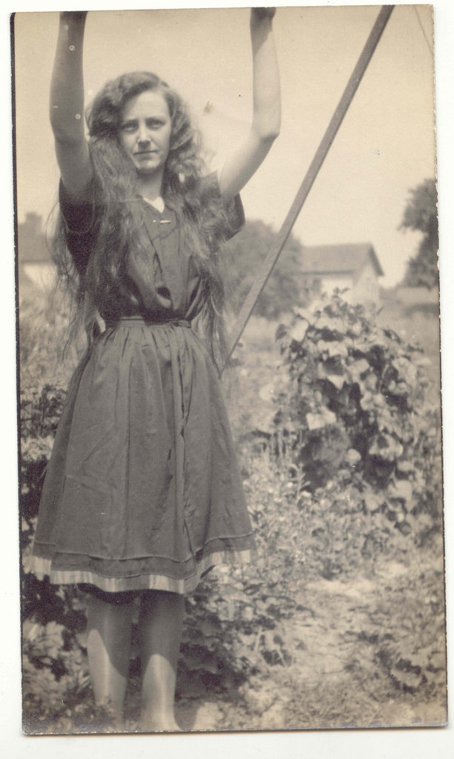 Victorian Bathing Suit Fashion: The Most Cumbersome Swimwear of All ...