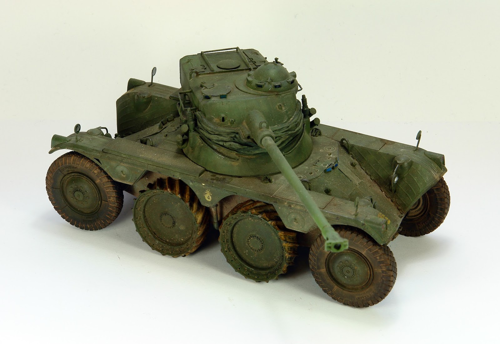 FCModeltips . Federico Collada: Panhard EBR 10 Hobby Boss 1/35