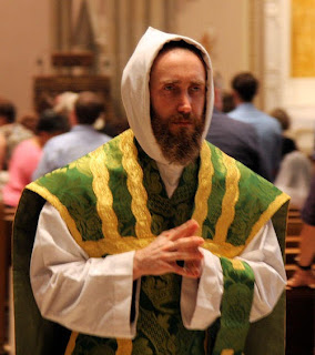 Pílulas Litúrgicas: O amito