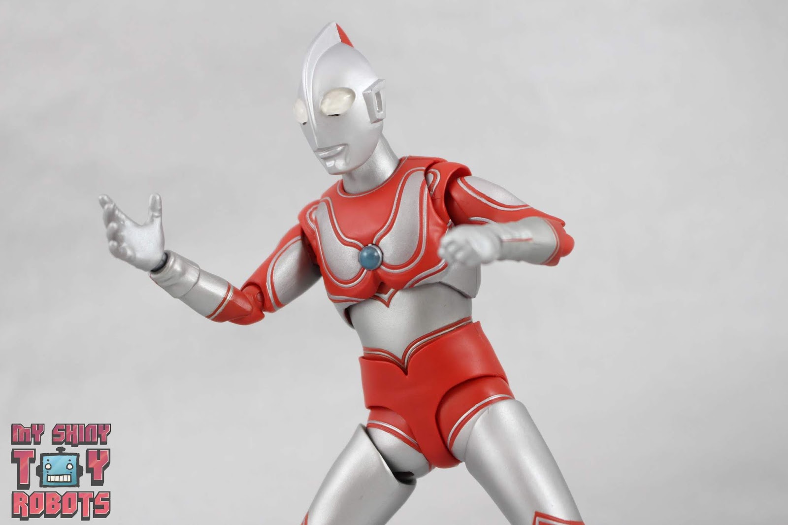 My Shiny Toy Robots: Toybox REVIEW: S.H. Figuarts Ultraman Jack
