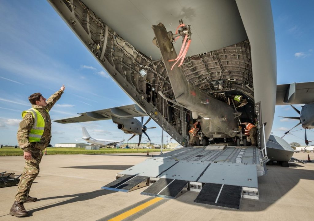 Defensa y Armas: Reino Unido lleva a cabo pruebas de carga del Puma HC2 ...