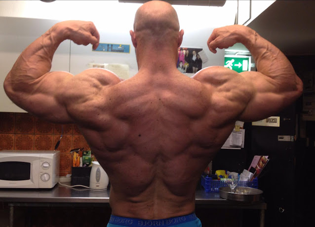 Muscle Lover: Kristoffer Berner