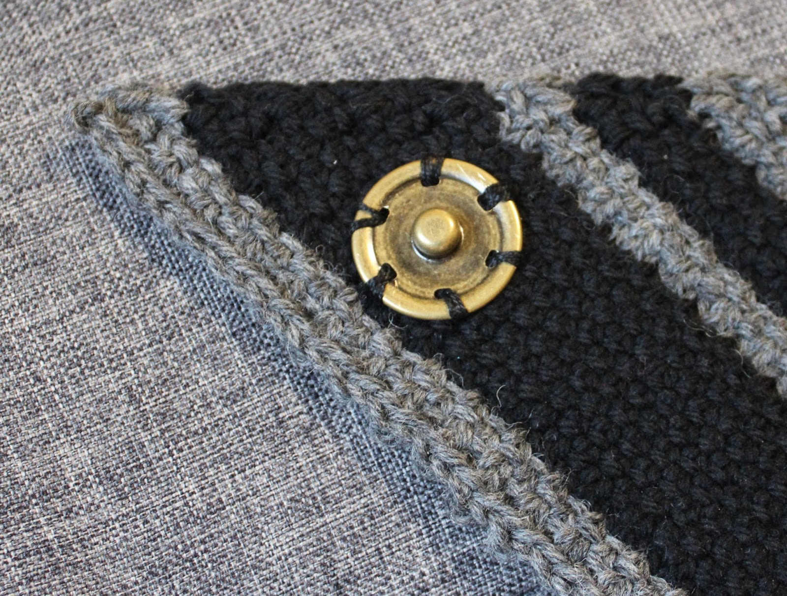 Tossing the Stash: The swatch that turned into a cowl