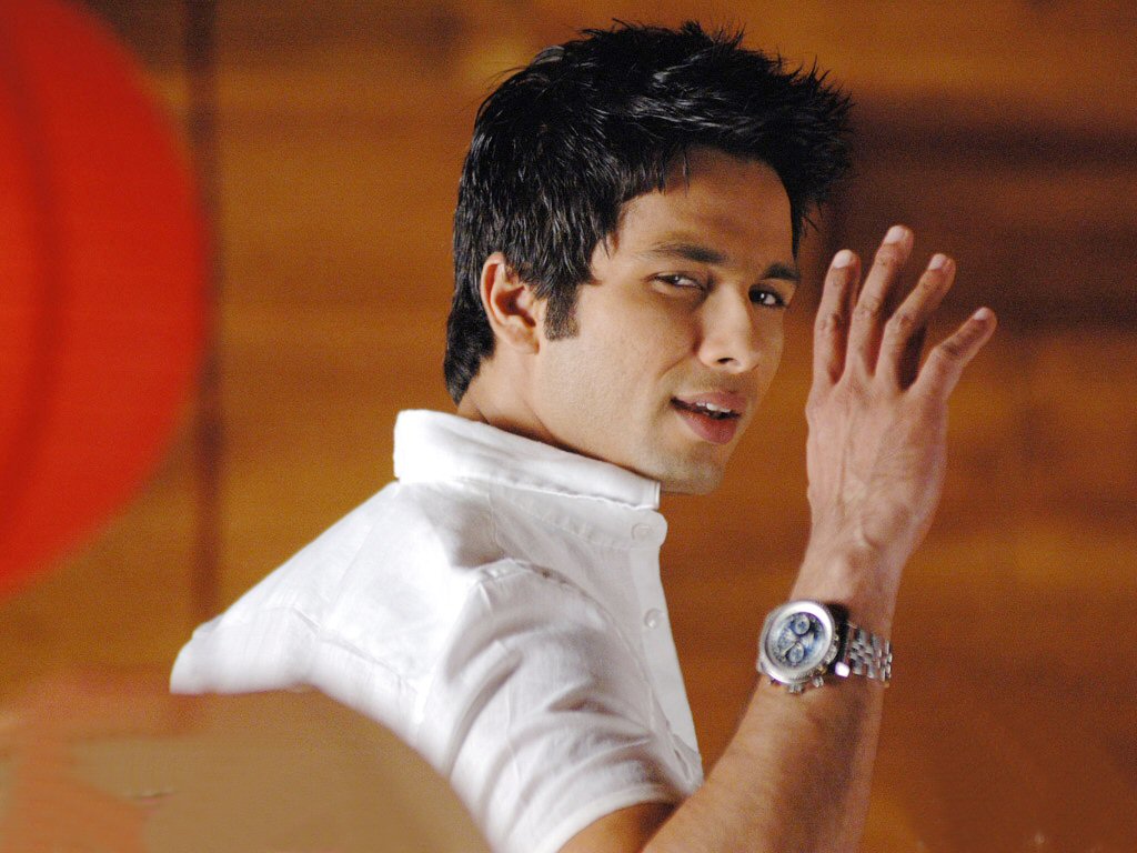 Bollywood Handsome Actor Shahid Kapoor Pictures Shahid Kapoor In White Shirt