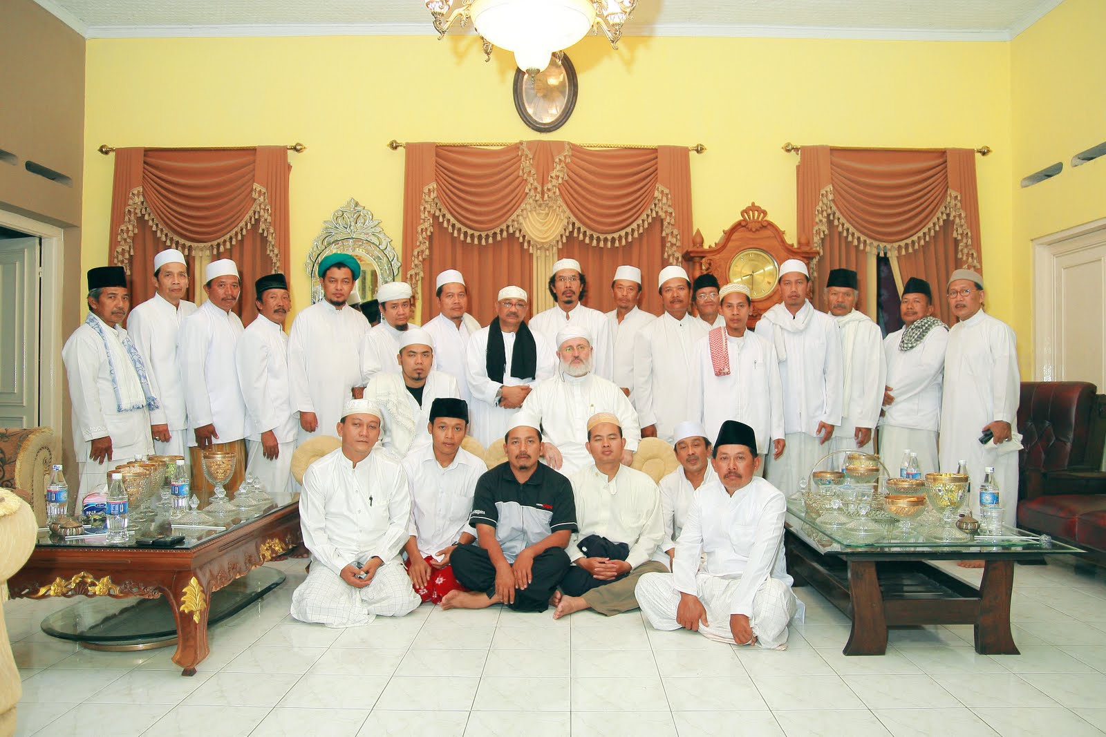 Mustaghitsu Al-Mughits: SyekhFadhil Al-Jaelanie ( Turki ) Keturunan Ke ...