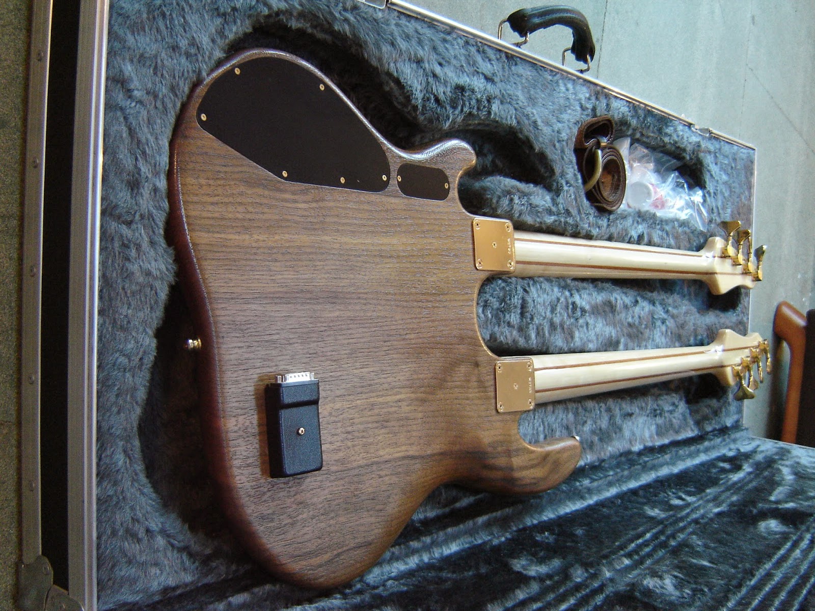 A HISTORY OF WAL BASSES: Wal MB4 midi bass