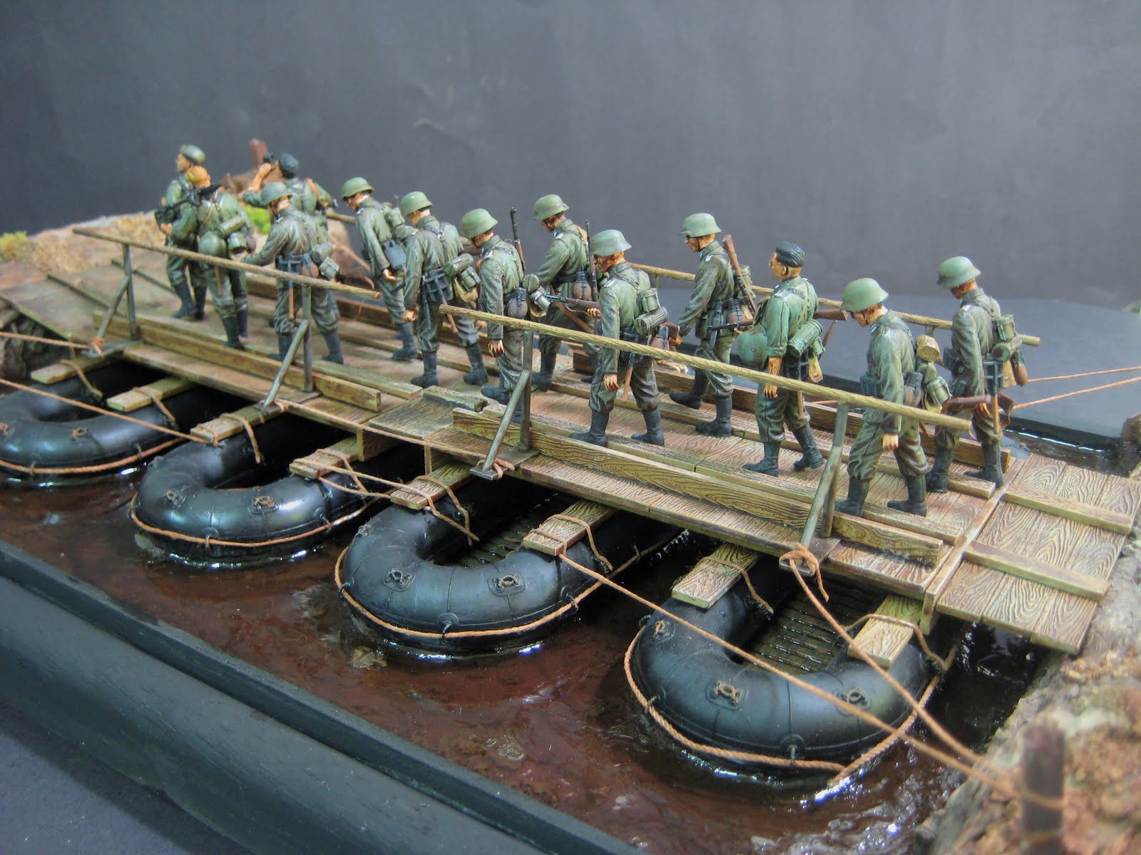 figures&armours: german pontoon - 1/35 - dragon models