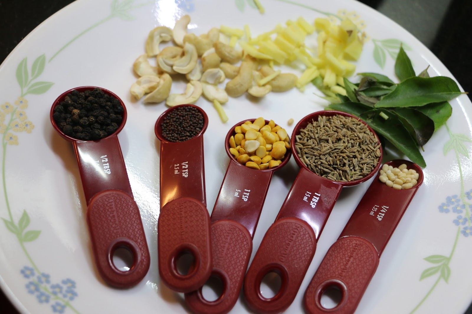 Thonnai Idli - Nee's Kitchen