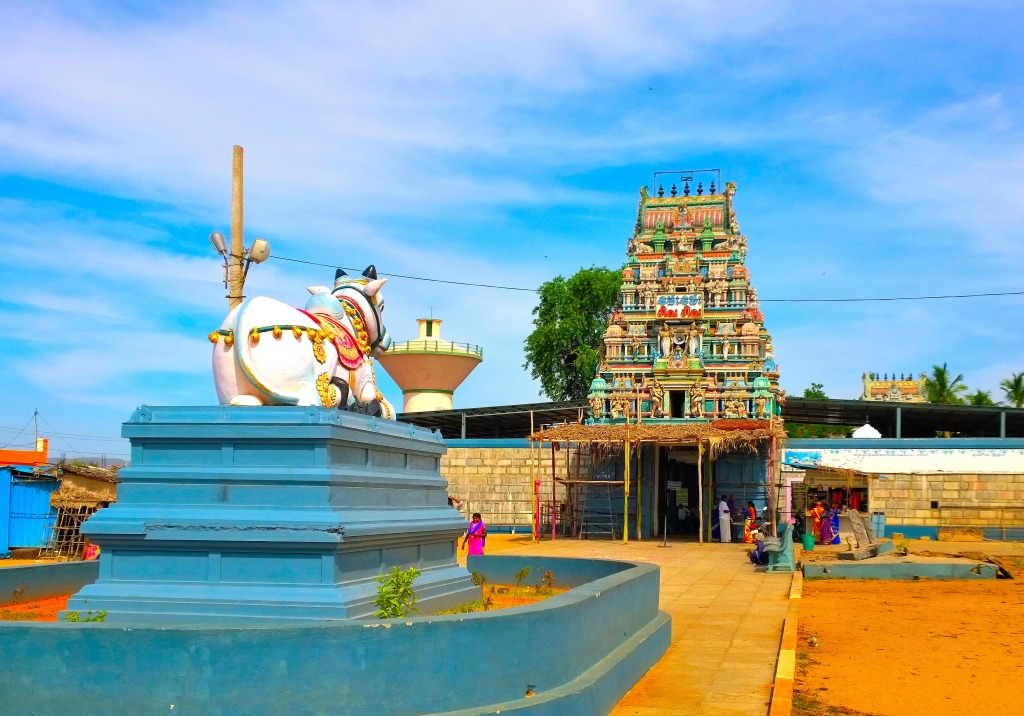 Tamilnadu Tourism: Pallikondeswarar Temple, Surutapalli, Andhra Pradesh
