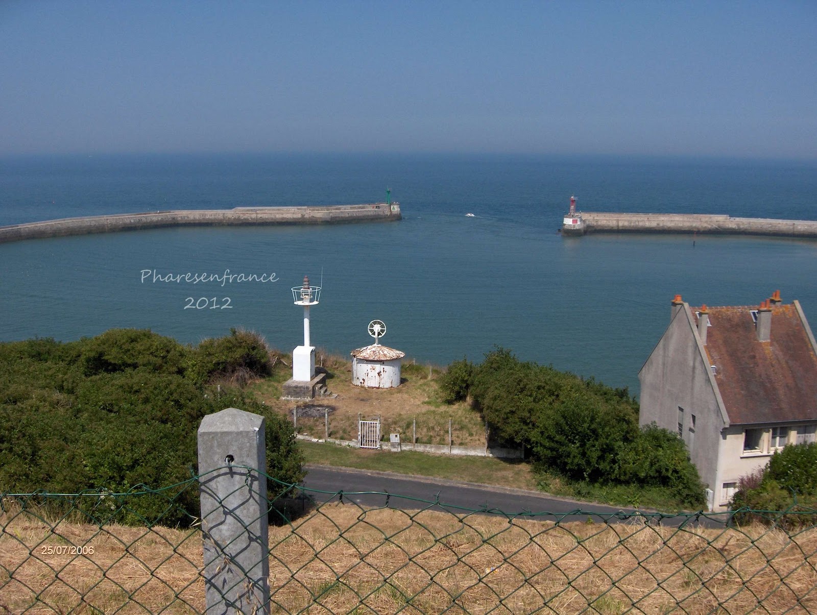 Phares français: Port en Bessin
