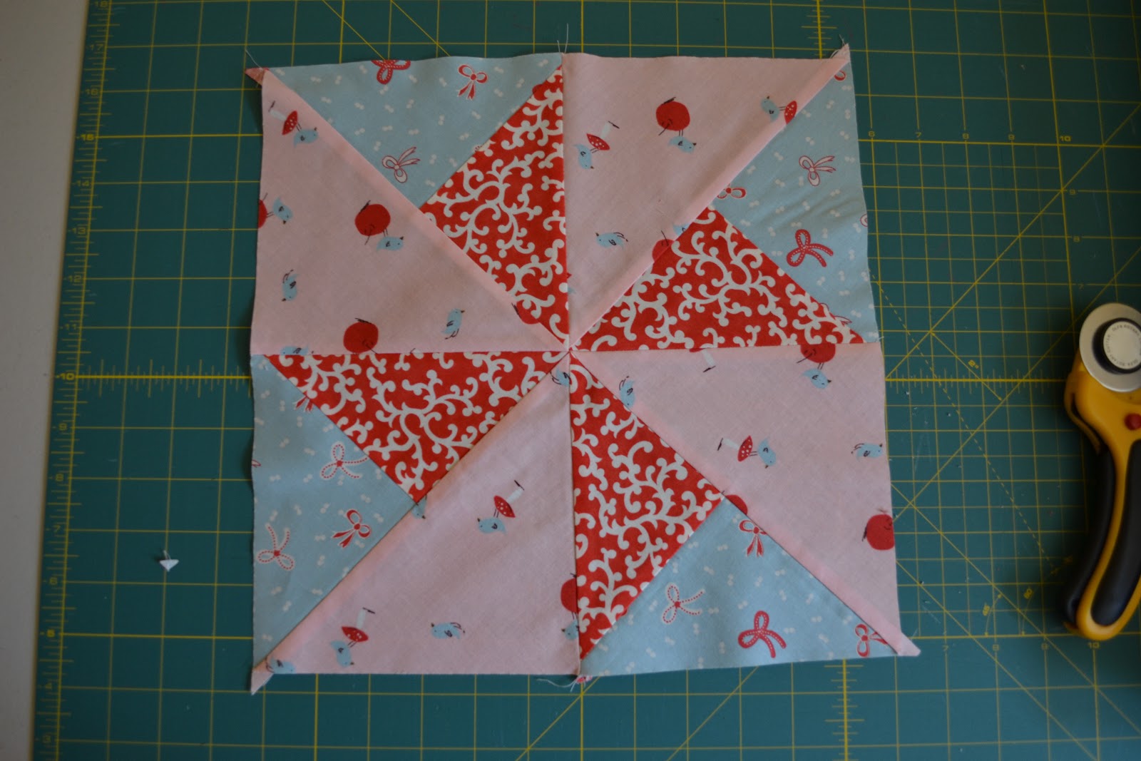 Closet Crafter: Magic Square Pinwheel and More......
