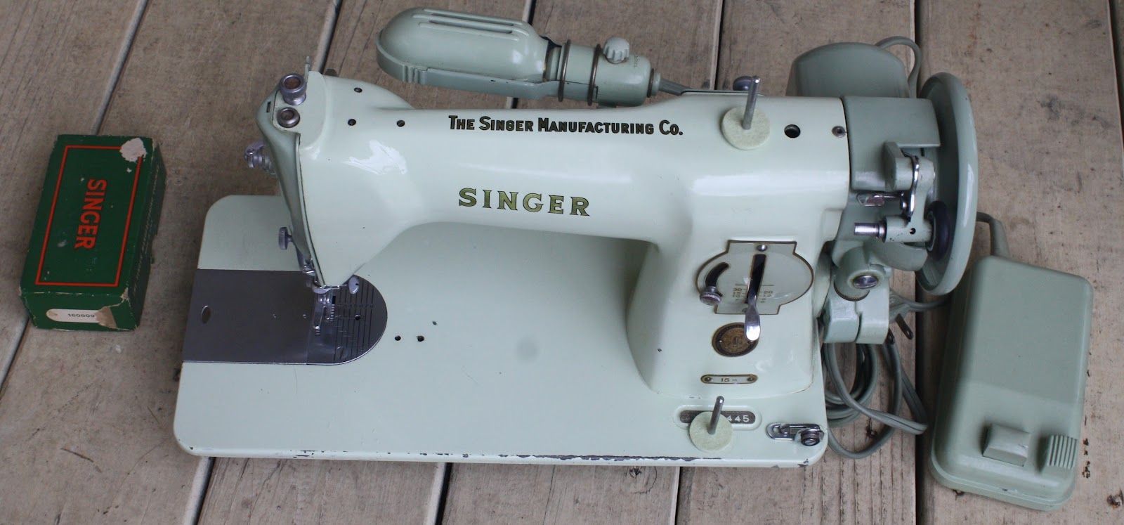 Eleanor Meriwether: Vintage Singer 15-125