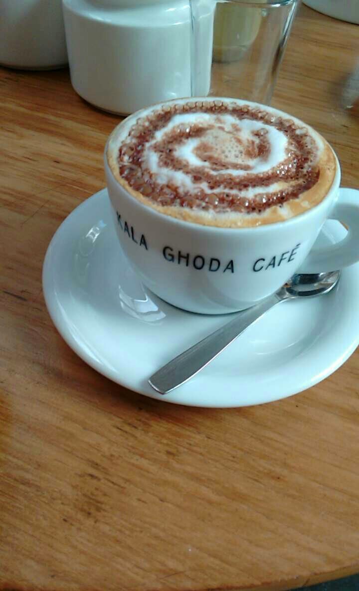 The Broke Foodie: Kala Ghoda Cafe