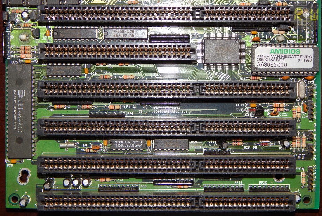 80386: a primeira CPU x86 de 32 bits (Parte 1 – Apresentação e montagem)