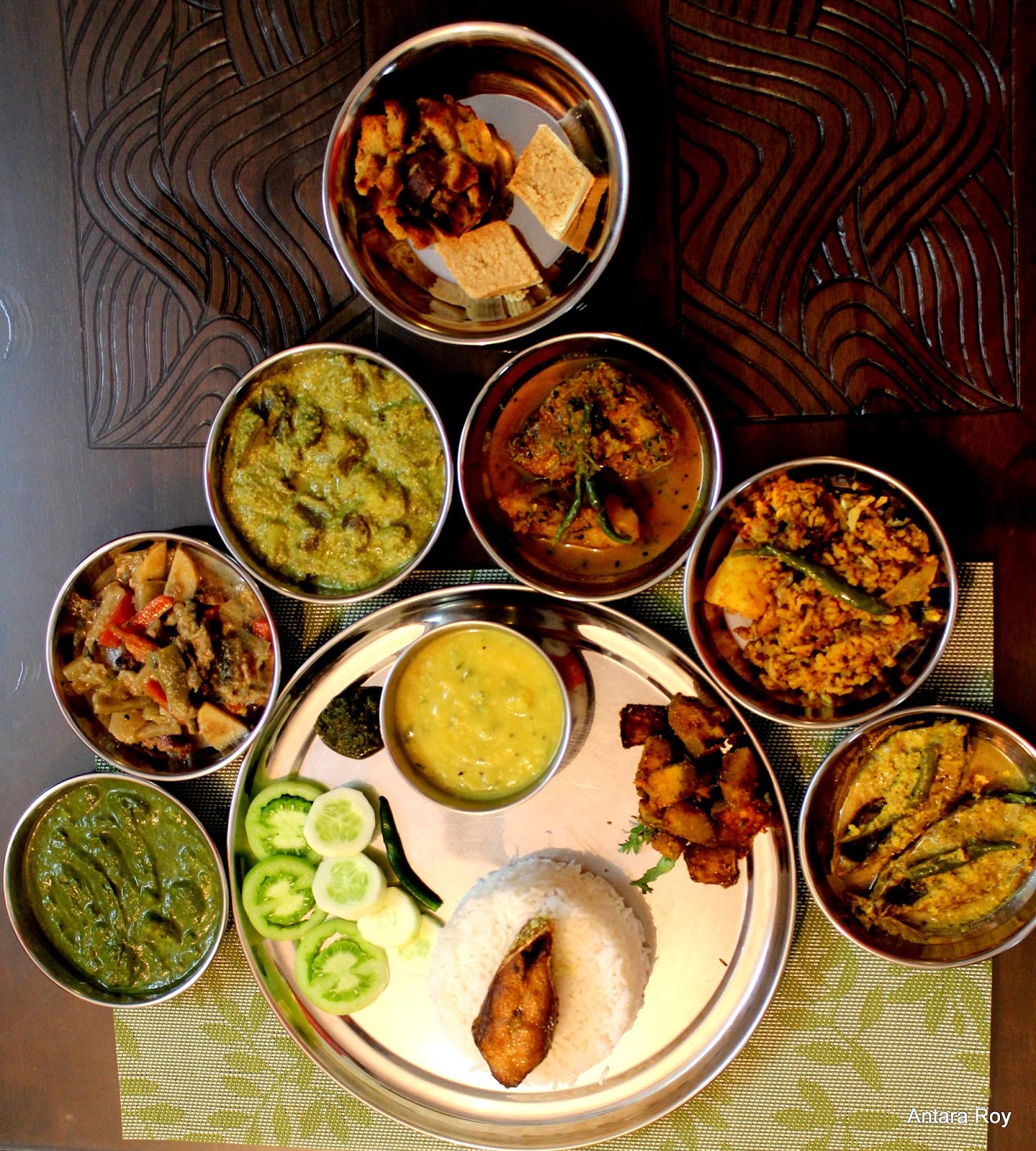 10 Minute Cooking- Hilsa with Milk!! | Food Holic