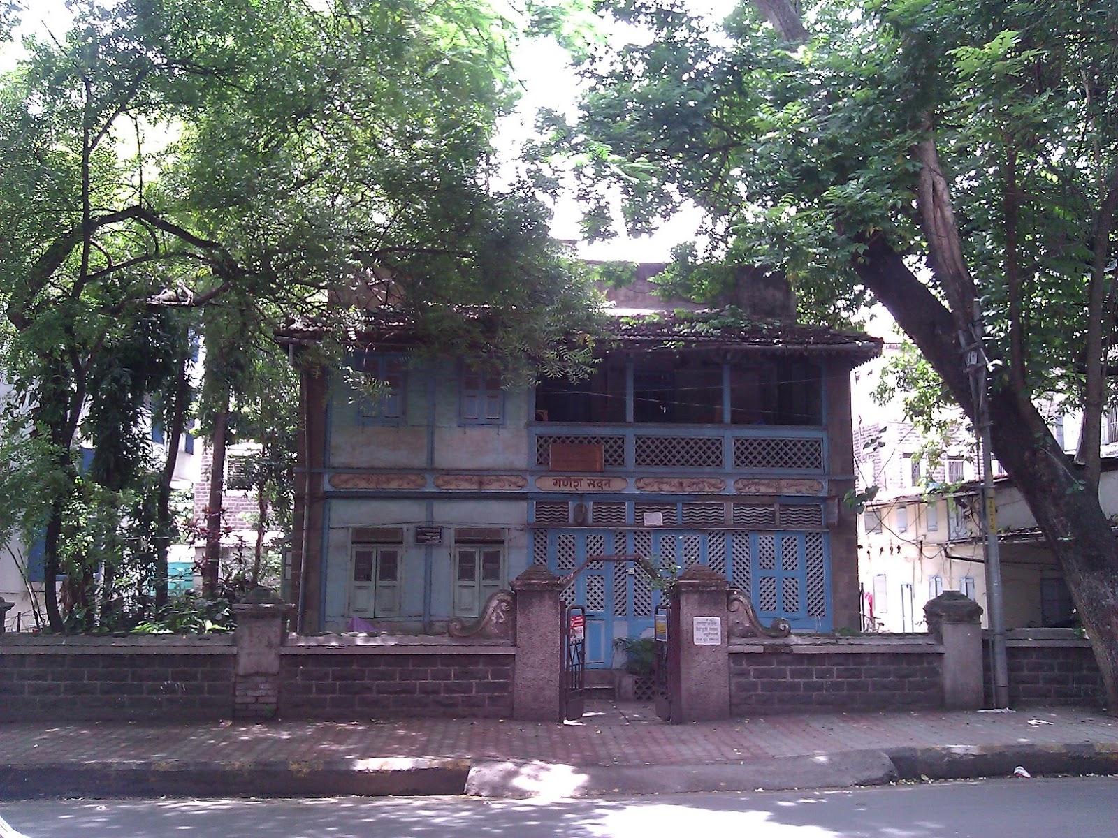 Kabhi Khushi Kabhi Gum: Prabhat Road Beauty