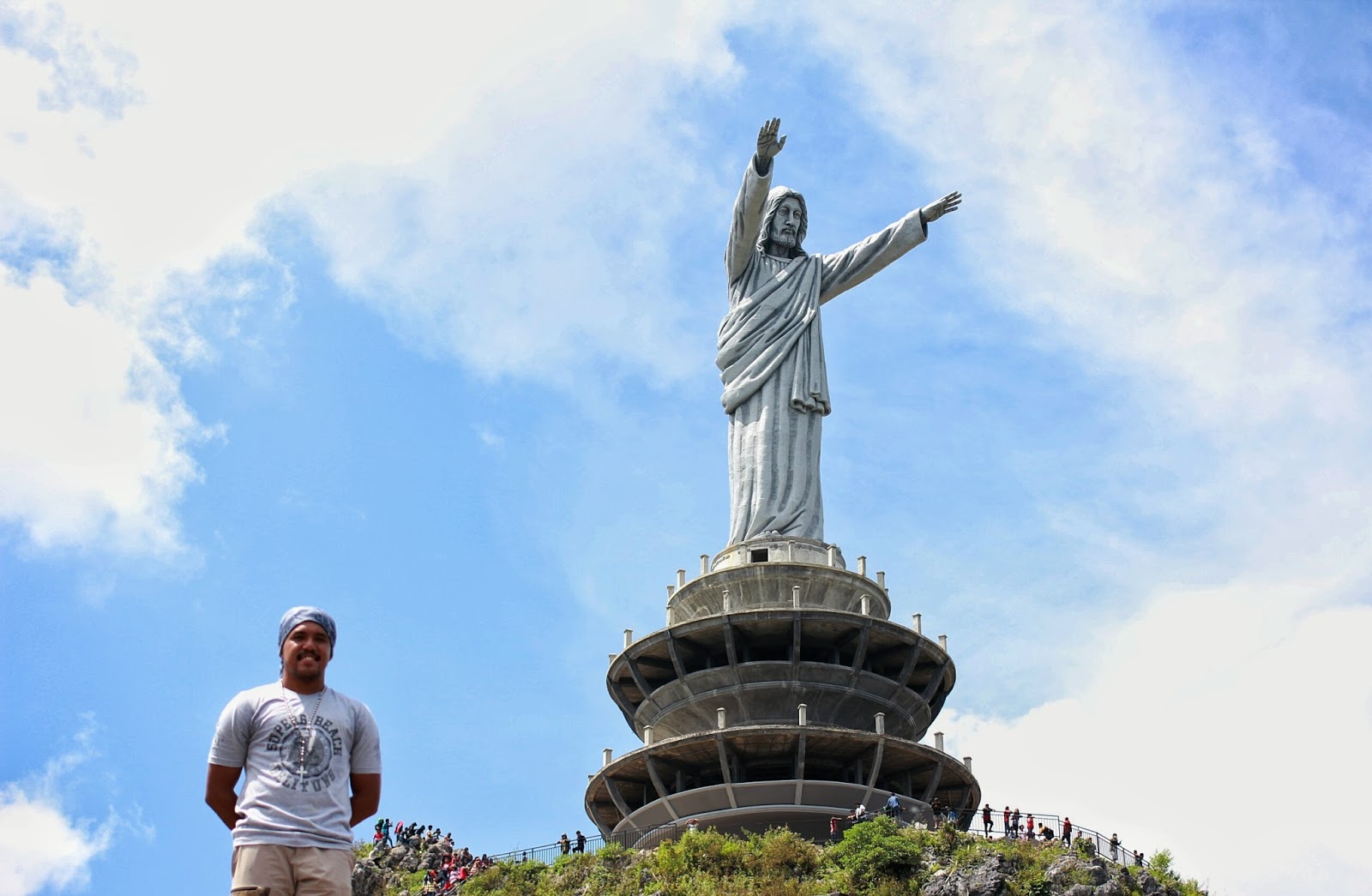Patung Yesus Memberkati, Winangun Satu, Malalayang, Kota Manado ...