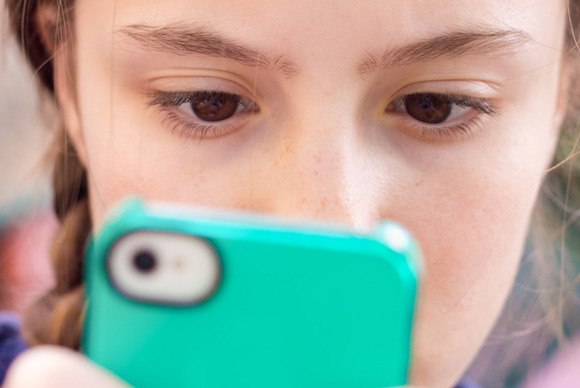 Safeguarde: Keeping Your Teen Safe From Online Threats With Cell Phone ...
