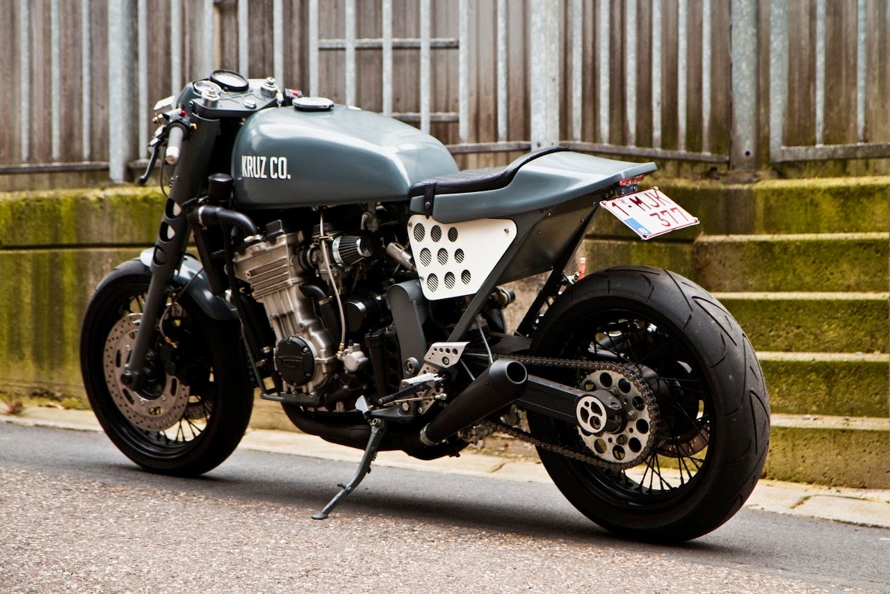 KC#002 Triumph Daytona 1000 - RocketGarage - Cafe Racer Magazine