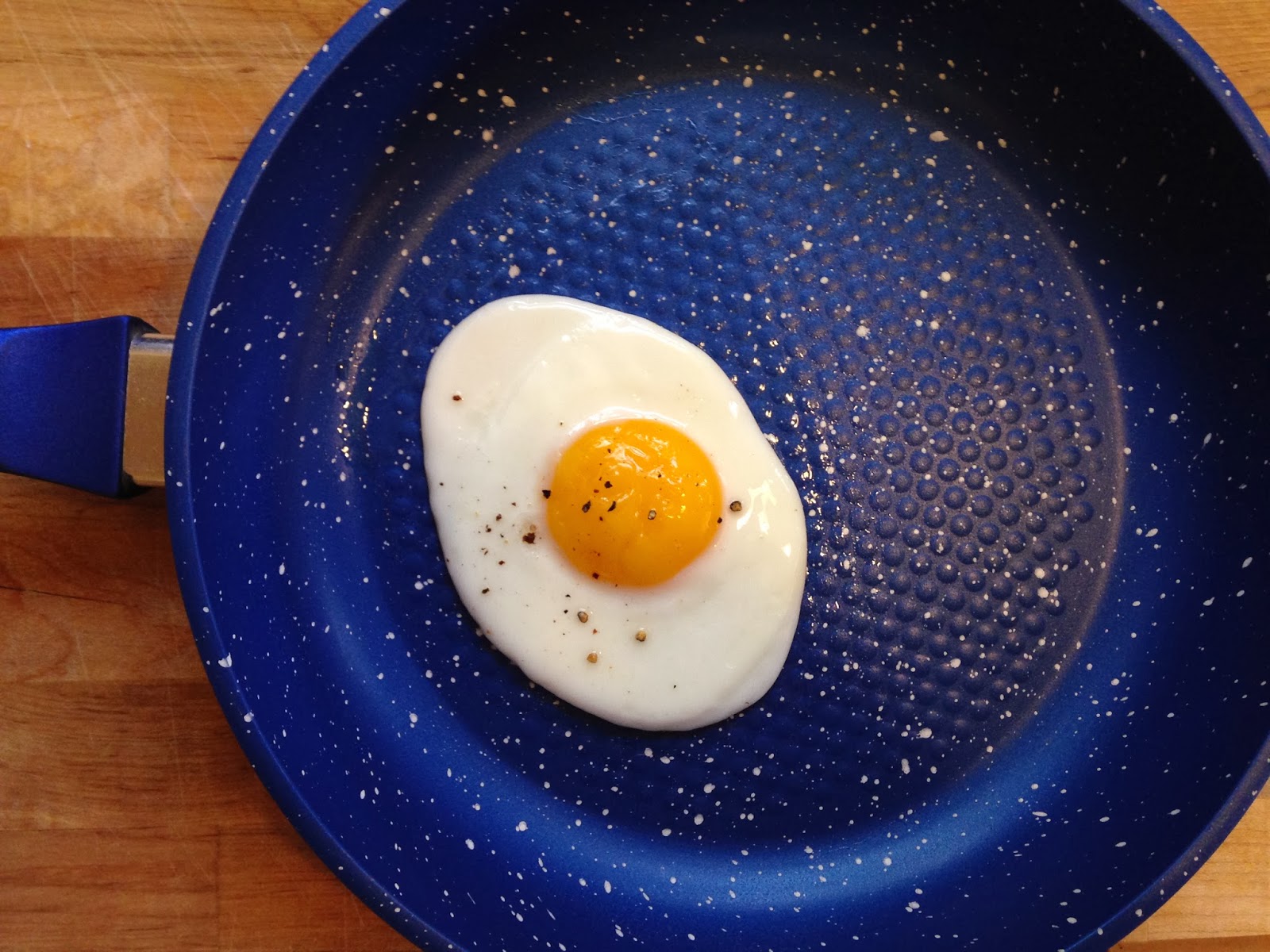 salt & zest: Cooking the perfect (looking) egg