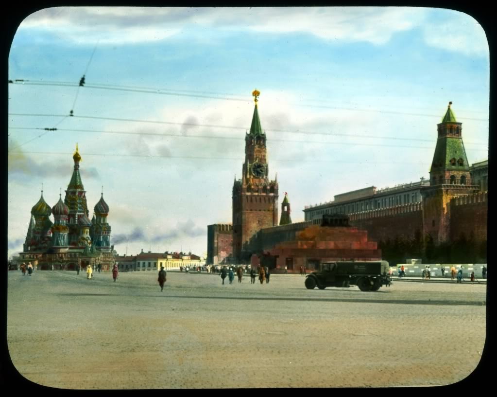 A Gallery of 75 Stunning Hand-Colored Slides of an Old Moscow in 1931 ...