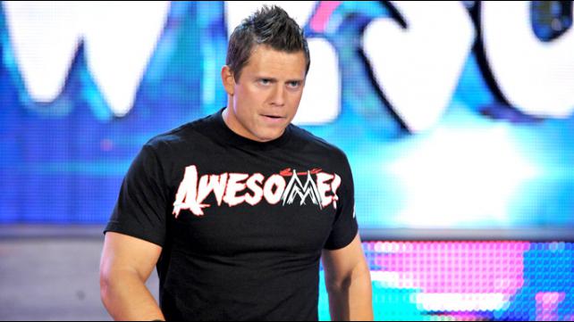 WWE In live!!!!: CM PUNK vs THE MIZ