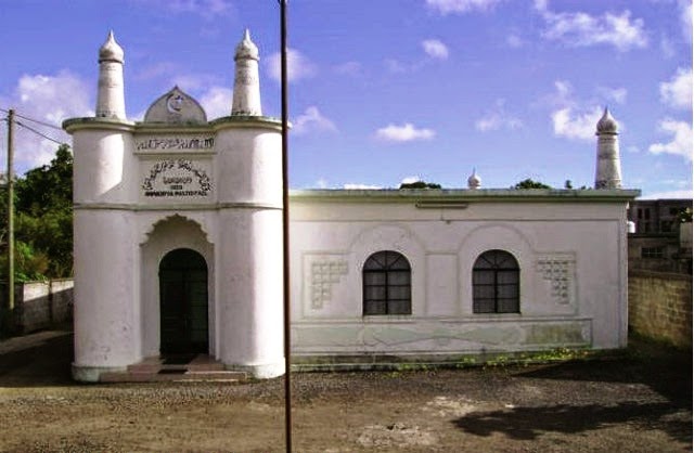 AHMADIYYA MOSQUE: Masjid Fazal - Phoenix, Mauritius
