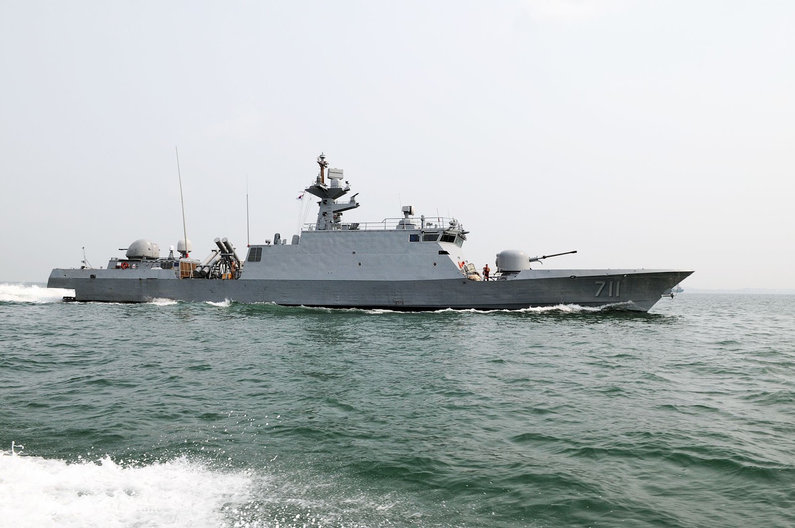 US sending THAAD anti-missiles to South Korea and Korea is building ...