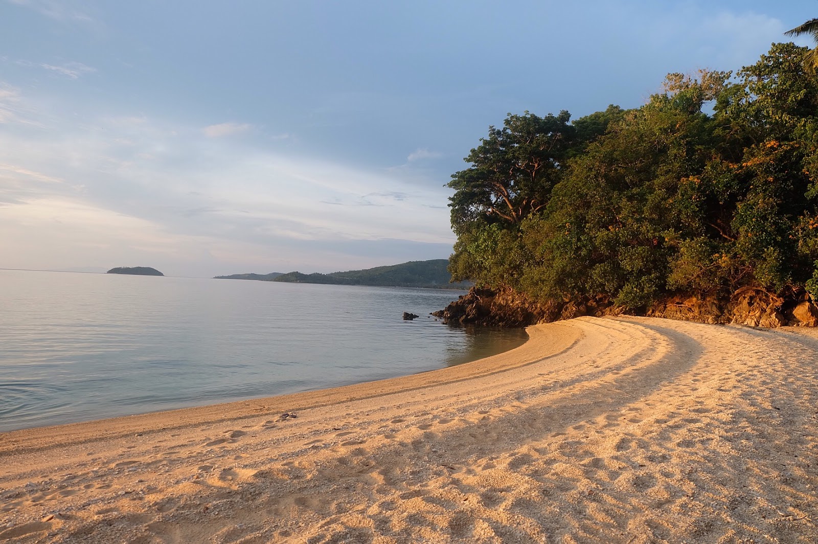 Travel Guide To San Pedro Beach, Romblon - From The Highest Peak to The ...