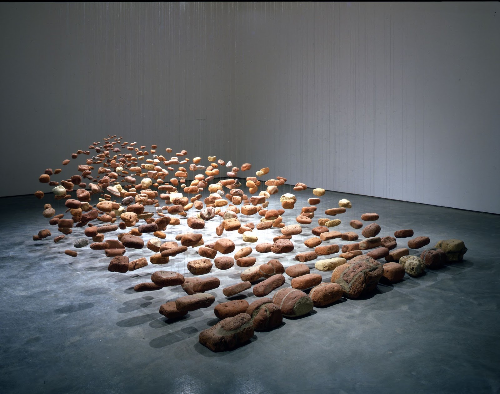 Tocho T8: CORNELIA PARKER (1956): LO QUE QUEDA DE UNA CASA (NEITHER ...