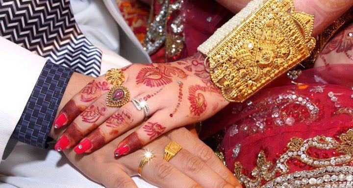 Wedding Snaps: Biyer SajWedding Snaps