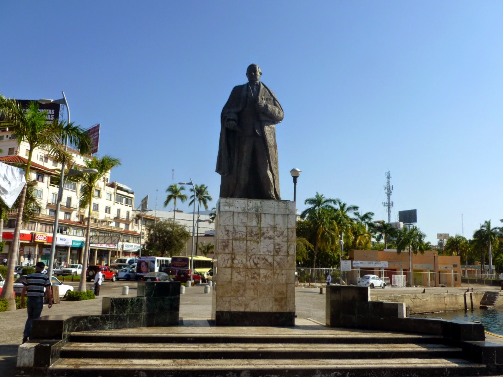 Photo-ops: Acapulco: Benito Pablo Juárez García Monument
