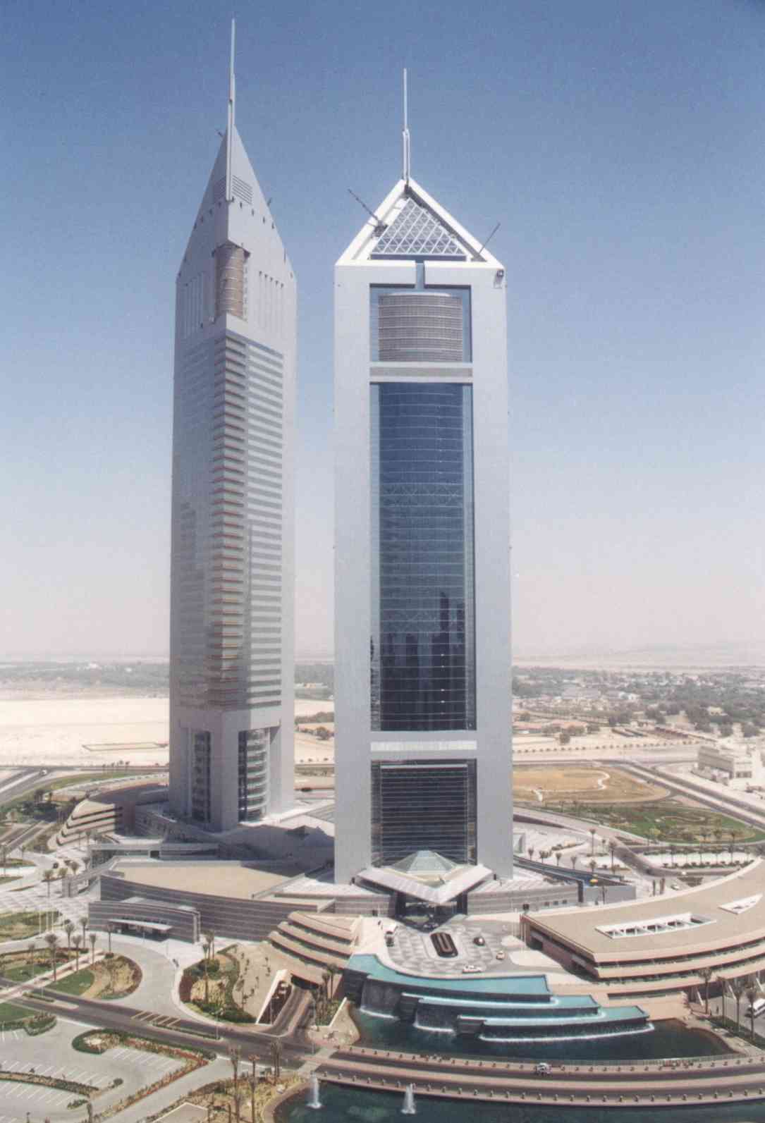 Visitors To World: Emirates Office Tower Nice pics