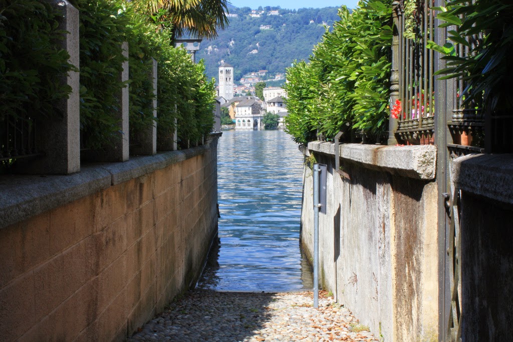 FRAMMENTI DI VIAGGI: Camminando per Orta, lago d'Orta